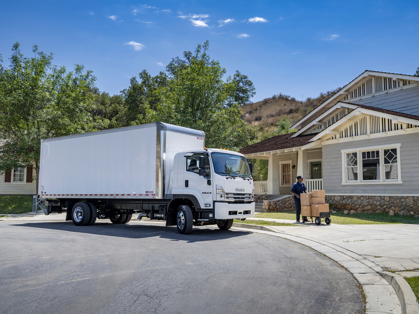 Isuzu Commercial Vehicles - Low Cab Forward Trucks - Commercial Trucks ...